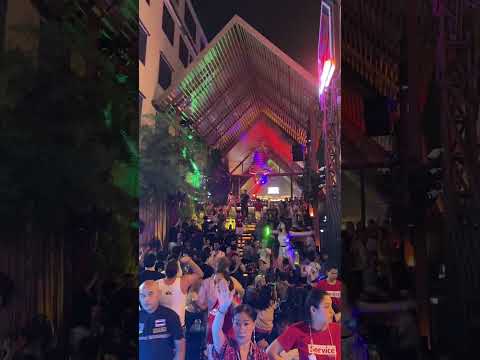 Khaosan road @ Bangkok. Right outside my hotel #asia #Dancer #Rave # ...